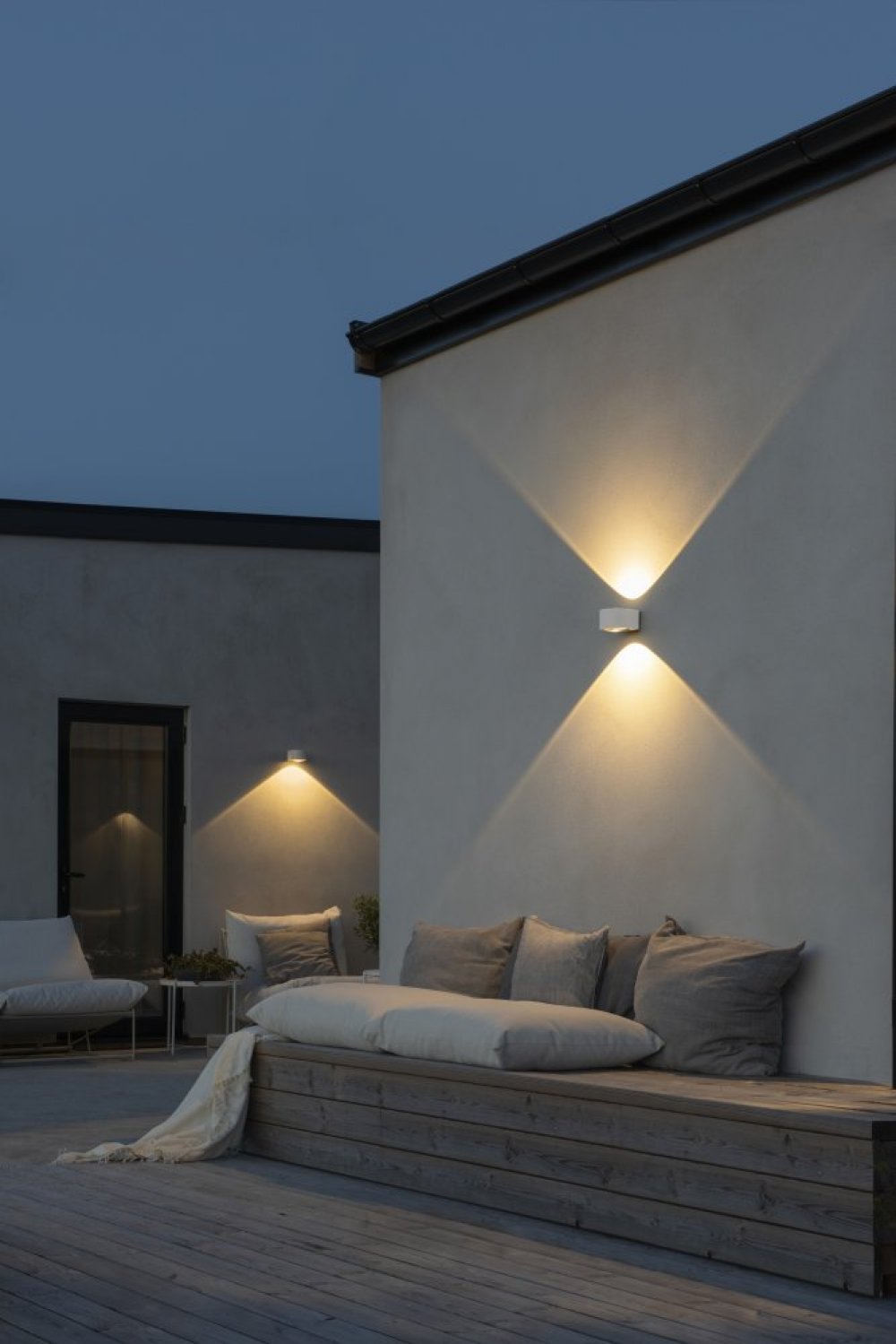 KONSTSMIDE No. 7882-250 Aussenwandleuchte Gela LED Kristall-Linse 2x6W weiß IP54 --> Leuchten ...